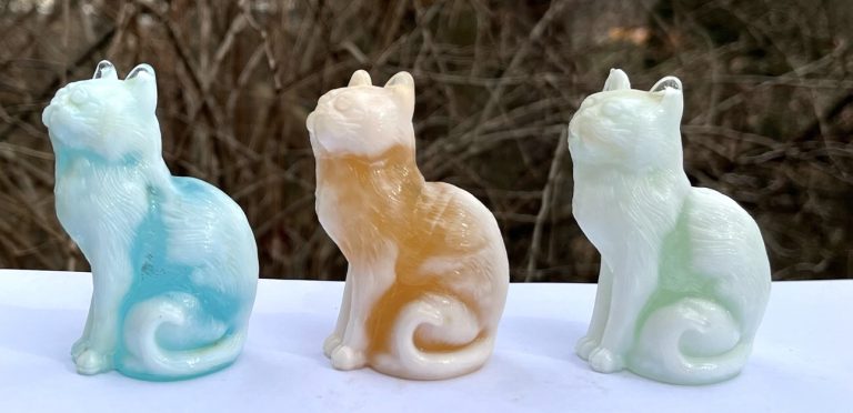 Mosser Cats Buyers Guide: Vintage Mosser Sitting Cats – Glass Kitties