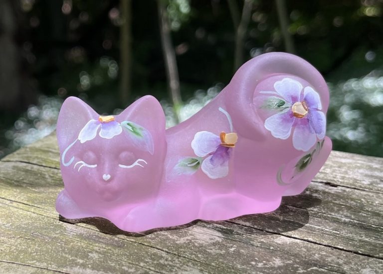 Fenton Glass Cat Figurines – Collectible Fenton Cats | Glass Kitties ...